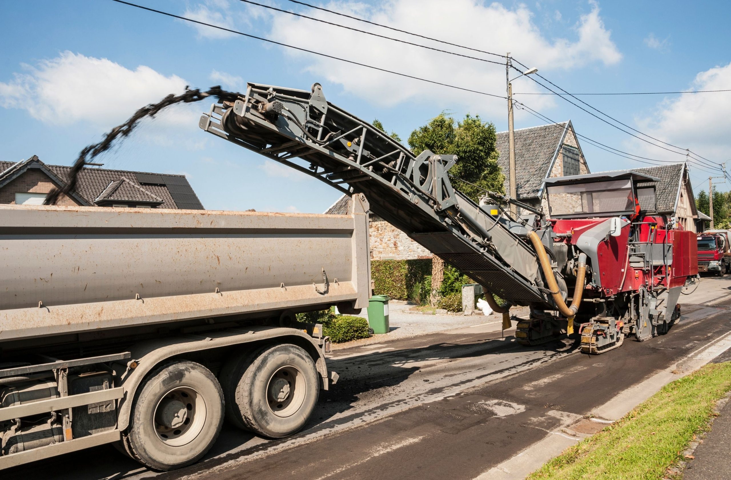 How Asphalt Milling Works: Step-by-Step Guide | Scandia Paving Ltd.